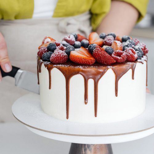 10″ Round custom cake~ 30 servings - Easy Cake Factory